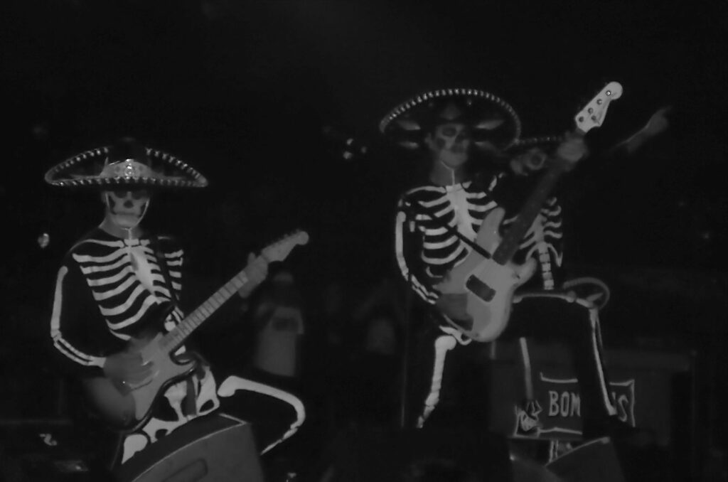 The Bomboras resucitan en México | Píntalo de Negro