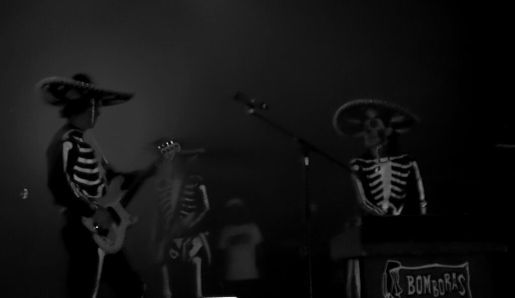 The Bomboras resucitan en México | Píntalo de Negro